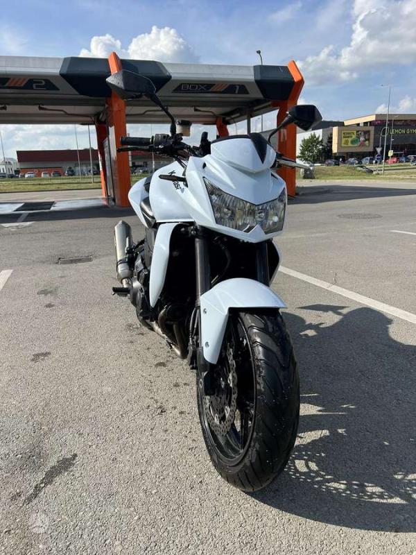 Balts Kawasaki Z 2011 Kauņa, ar dzinēja tilpumu 0.75 L un nobraukumu 50 tūkst. km par 3000 €, foto 1 vietnē AUTOMOTO.COM.LV