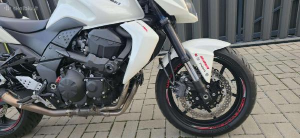 White Kawasaki Z 2011 in Panevezys, with an engine capacity of 0.75 L and mileage of 10 thousand km for 4000 €, photo 6 on AUTOMOTO.COM.LV