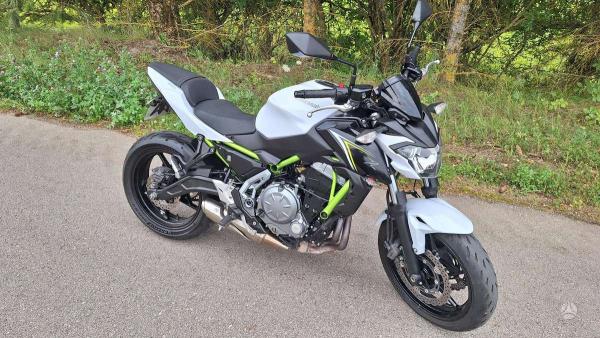 White Kawasaki Z 2017 in Kaunas, with an engine capacity of 0.65 L and mileage of 12 thousand km for 3700 €, photo 3 on AUTOMOTO.COM.LV