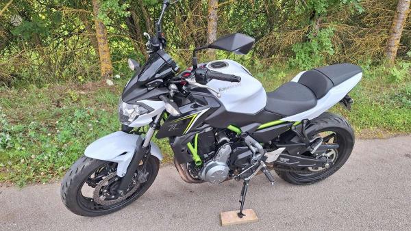 White Kawasaki Z 2017 in Kaunas, with an engine capacity of 0.65 L and mileage of 12 thousand km for 3700 €, photo 5 on AUTOMOTO.COM.LV