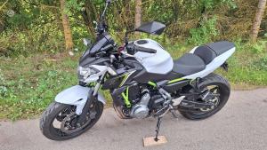 White Kawasaki Z 2017 in Kaunas, with an engine capacity of 0.65 L and mileage of 12 thousand km for 3700 €, photo 6 on AUTOMOTO.COM.LV