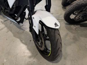 White Kawasaki Z 2019 in Siauliai, with an engine capacity of 0.13 L and mileage of 33 thousand km for 1999 €, photo 6 on AUTOMOTO.COM.LV