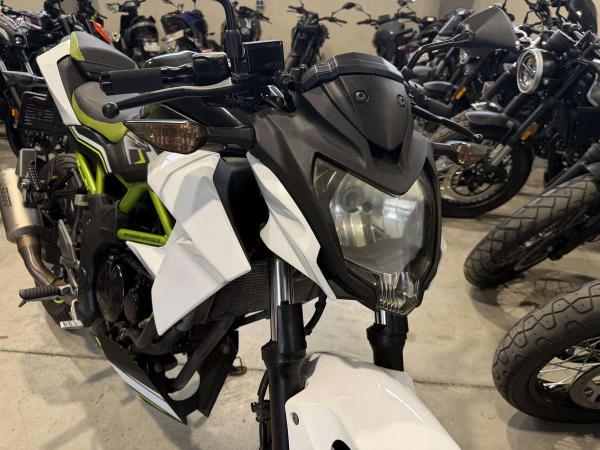 White Kawasaki Z 2019 in Siauliai, with an engine capacity of 0.13 L and mileage of 33 thousand km for 1999 €, photo 7 on AUTOMOTO.COM.LV