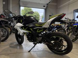 White Kawasaki Z 2019 in Siauliai, with an engine capacity of 0.13 L and mileage of 33 thousand km for 1999 €, photo 16 on AUTOMOTO.COM.LV