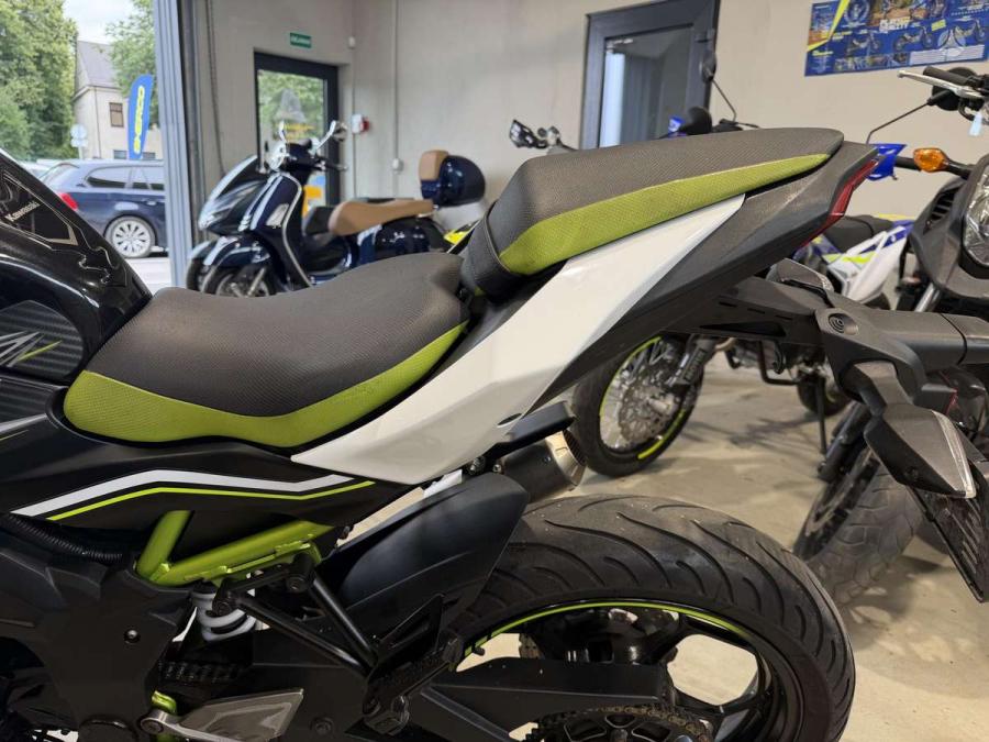 White Kawasaki Z 2019 in Siauliai, with an engine capacity of 0.13 L and mileage of 33 thousand km for 1999 €, photo 18 on AUTOMOTO.COM.LV