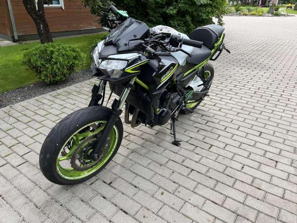 White Kawasaki Z 2021 in Sirvintos, with an engine capacity of 0.65 L and mileage of 45 thousand km for 2600 €, photo 8 on AUTOMOTO.COM.LV