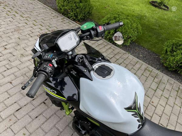 White Kawasaki Z 2021 in Sirvintos, with an engine capacity of 0.65 L and mileage of 45 thousand km for 2600 €, photo 10 on AUTOMOTO.COM.LV