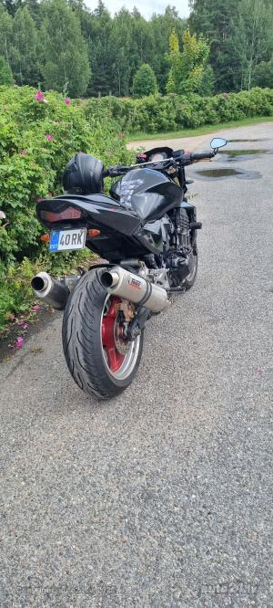 Black Kawasaki Z1000 2003 in Voru, with an engine capacity of 0.95 L and mileage of 60 thousand km for 3200 €, photo 3 on AUTOMOTO.COM.LV