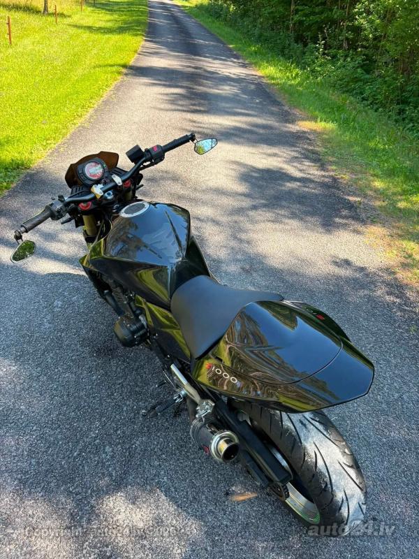 Black Kawasaki Z1000 2005 in Kuressaare, with an engine capacity of 0.95 L and mileage of 32 thousand km for 3800 €, photo 7 on AUTOMOTO.COM.LV