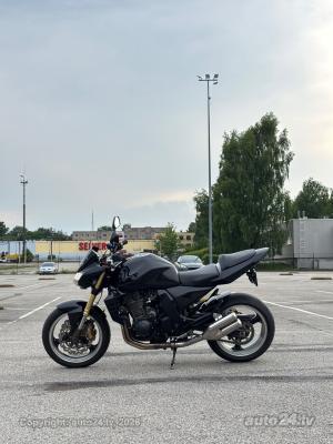 Black Kawasaki Z1000 2007 in Tartu, with an engine capacity of 0.95 L and mileage of 69 thousand km for 3890 €, photo  on AUTOMOTO.COM.LV