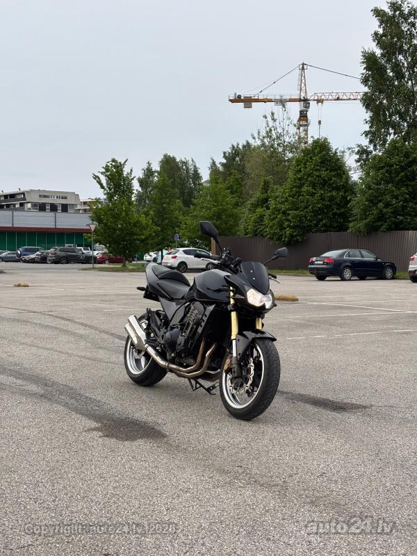 Melns Kawasaki Z1000 2007 Tartu, ar dzinēja tilpumu 0.95 L un nobraukumu 69 tūkst. km par 3890 €, foto 3 vietnē AUTOMOTO.COM.LV