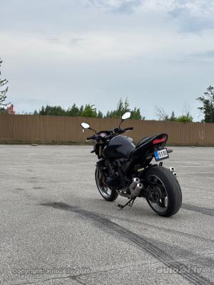 Black Kawasaki Z1000 2007 in Tartu, with an engine capacity of 0.95 L and mileage of 69 thousand km for 3890 €, photo 5 on AUTOMOTO.COM.LV