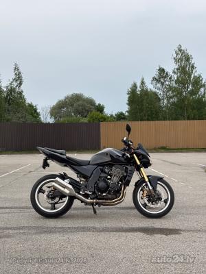 Black Kawasaki Z1000 2007 in Tartu, with an engine capacity of 0.95 L and mileage of 69 thousand km for 3890 €, photo 7 on AUTOMOTO.COM.LV