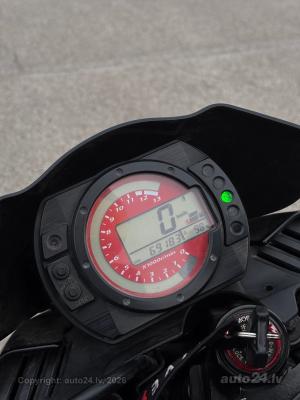 Black Kawasaki Z1000 2007 in Tartu, with an engine capacity of 0.95 L and mileage of 69 thousand km for 3890 €, photo 10 on AUTOMOTO.COM.LV