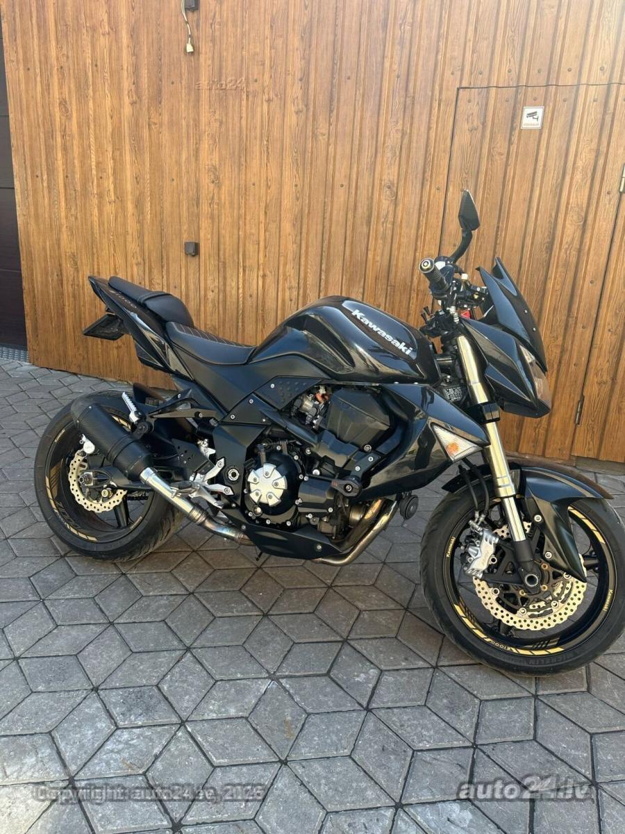 Black Kawasaki Z1000 2007 in Tallinn, with an engine capacity of 0.95 L and mileage of 27 thousand km for 4500 €, photo 5 on AUTOMOTO.COM.LV