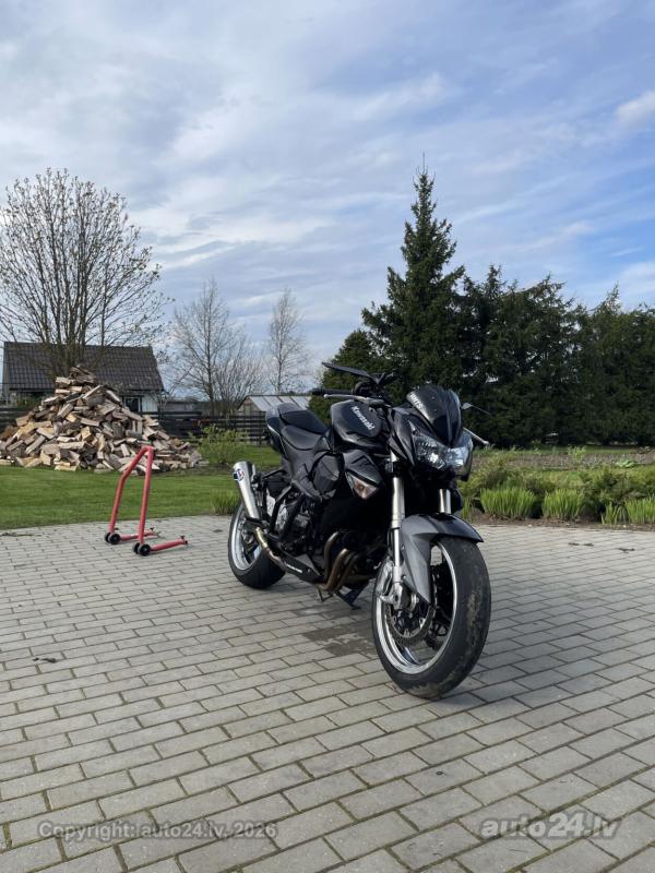 Melns Kawasaki Z1000 2008 Tallina, ar dzinēja tilpumu 0.95 L un nobraukumu 46 tūkst. km par 3700 €, foto 2 vietnē AUTOMOTO.COM.LV