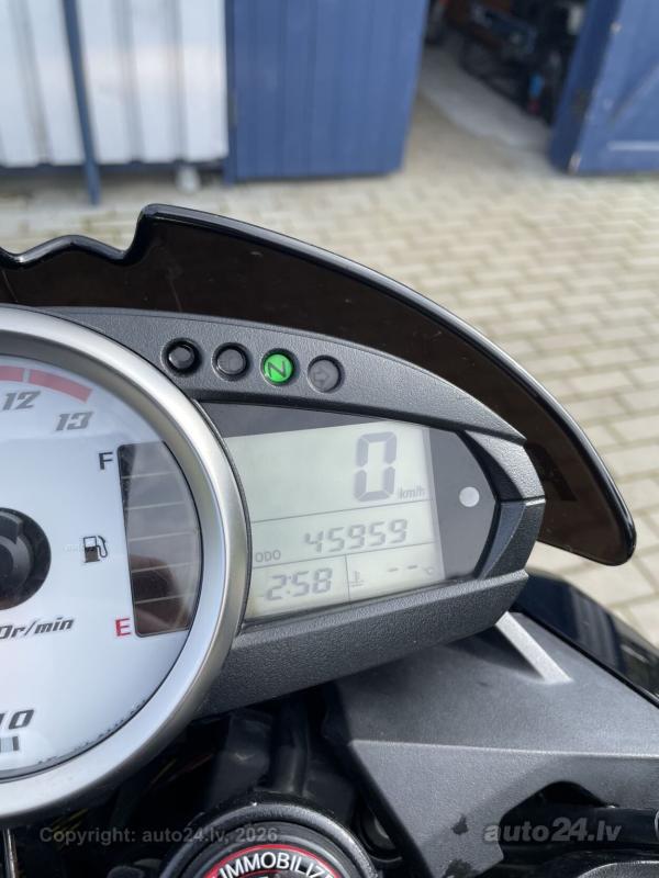 Melns Kawasaki Z1000 2008 Tallina, ar dzinēja tilpumu 0.95 L un nobraukumu 46 tūkst. km par 3700 €, foto 7 vietnē AUTOMOTO.COM.LV