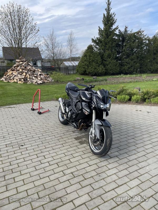 Black Kawasaki Z1000 2008 in Tallinn, with an engine capacity of 0.95 L and mileage of 46 thousand km for 3700 €, photo 5 on AUTOMOTO.COM.LV