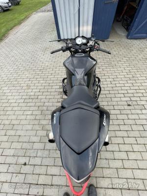 Melns Kawasaki Z1000 2008 Tallina, ar dzinēja tilpumu 0.95 L un nobraukumu 46 tūkst. km par 3700 €, foto 15 vietnē AUTOMOTO.COM.LV