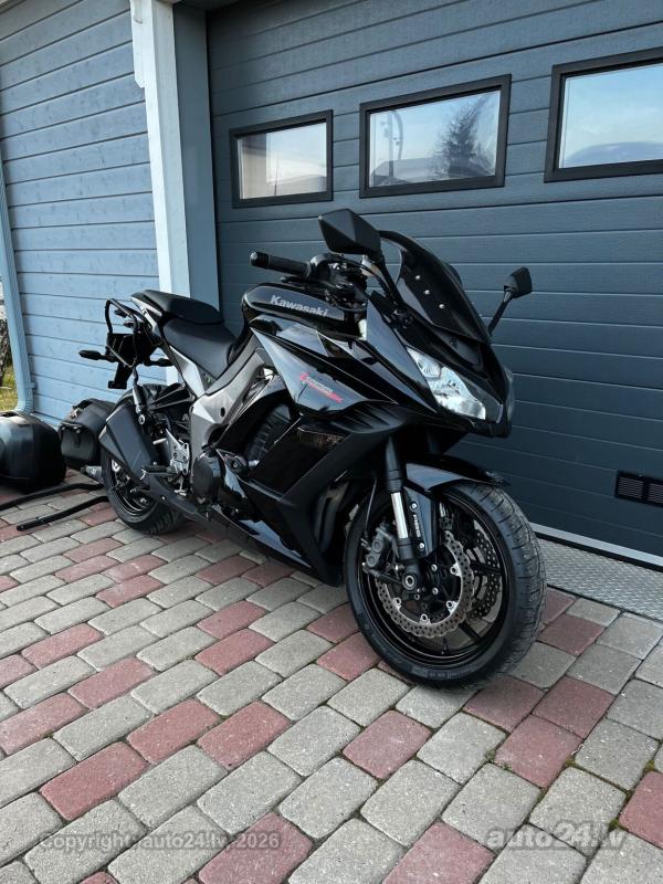 Melns Kawasaki Z1000 2011 Paide, ar dzinēja tilpumu 1.04 L un nobraukumu 47 tūkst. km par 6555 €, foto 2 vietnē AUTOMOTO.COM.LV