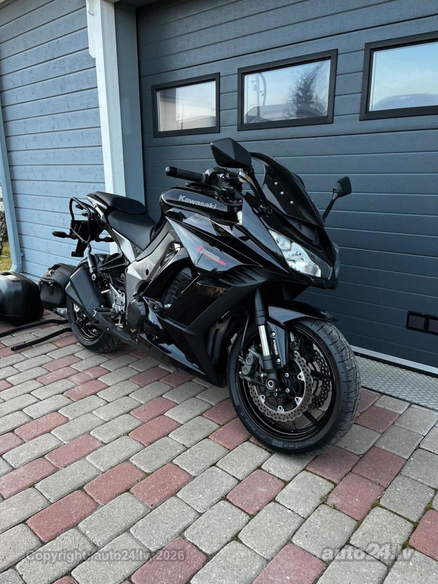 Black Kawasaki Z1000 2011 in Paide, with an engine capacity of 1.04 L and mileage of 47 thousand km for 6555 €, photo 2 on AUTOMOTO.COM.LV