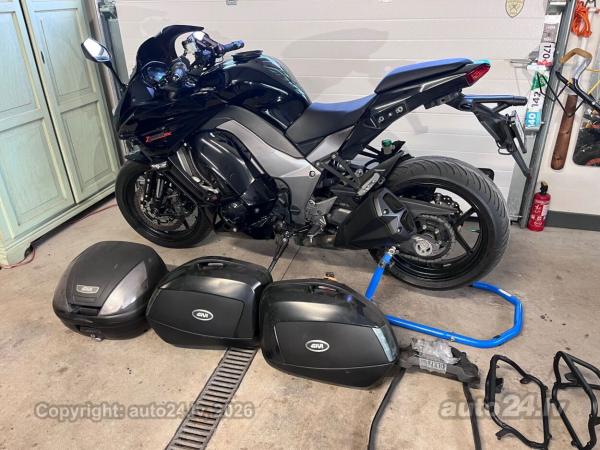 Melns Kawasaki Z1000 2011 Paide, ar dzinēja tilpumu 1.04 L un nobraukumu 47 tūkst. km par 6555 €, foto 3 vietnē AUTOMOTO.COM.LV