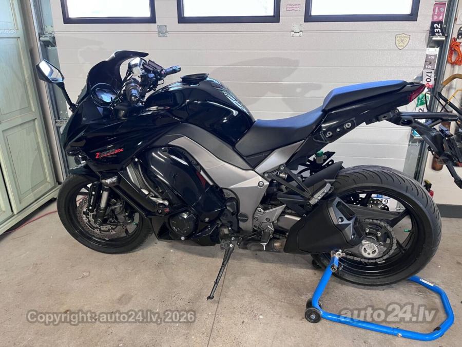 Black Kawasaki Z1000 2011 in Paide, with an engine capacity of 1.04 L and mileage of 47 thousand km for 6555 €, photo 4 on AUTOMOTO.COM.LV