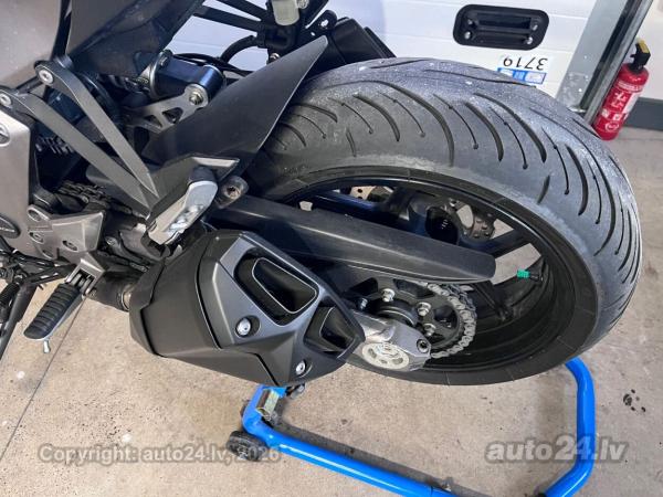 Melns Kawasaki Z1000 2011 Paide, ar dzinēja tilpumu 1.04 L un nobraukumu 47 tūkst. km par 6555 €, foto 5 vietnē AUTOMOTO.COM.LV