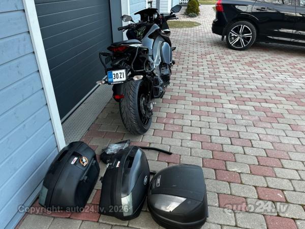 Melns Kawasaki Z1000 2011 Paide, ar dzinēja tilpumu 1.04 L un nobraukumu 47 tūkst. km par 6555 €, foto 8 vietnē AUTOMOTO.COM.LV