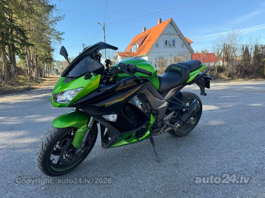 Black Kawasaki Z1000 2012 in Tallinn, with an engine capacity of 1.04 L and mileage of 0 thousand km for 5600 €, photo 3 on AUTOMOTO.COM.LV