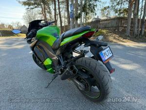 Black Kawasaki Z1000 2012 in Tallinn, with an engine capacity of 1.04 L and mileage of 0 thousand km for 5600 €, photo 4 on AUTOMOTO.COM.LV