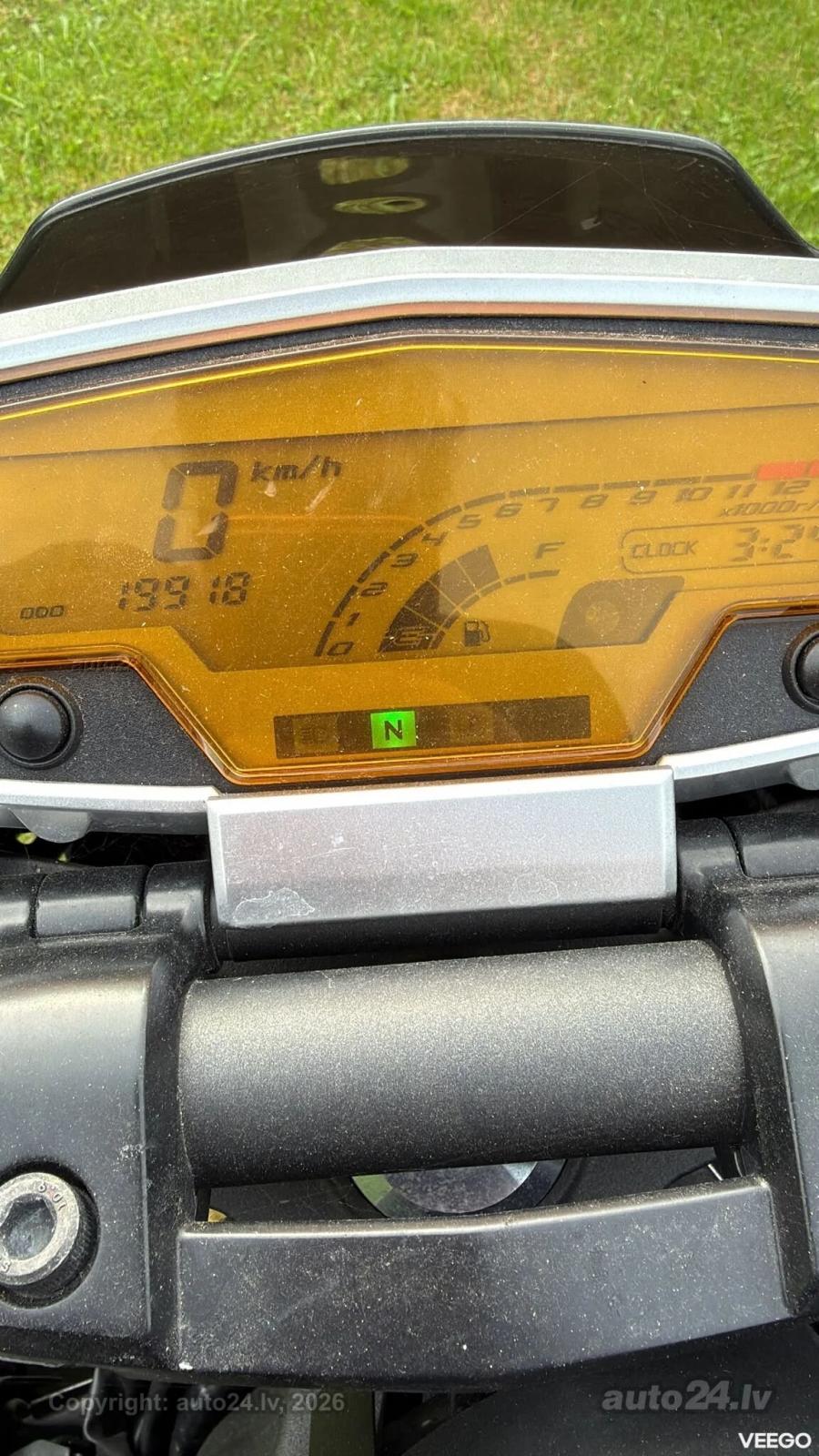 Black Kawasaki Z1000 2012 in Tallinn, with an engine capacity of 1.04 L and mileage of 20 thousand km for 4700 €, photo 5 on AUTOMOTO.COM.LV