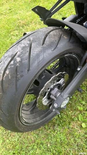 Black Kawasaki Z1000 2012 in Tallinn, with an engine capacity of 1.04 L and mileage of 20 thousand km for 4700 €, photo 6 on AUTOMOTO.COM.LV