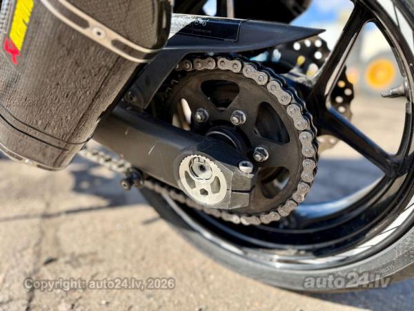 Brown Kawasaki Z1000 2014 in Tallinn, with an engine capacity of 1.04 L and mileage of 19 thousand km for 9800 €, photo 11 on AUTOMOTO.COM.LV