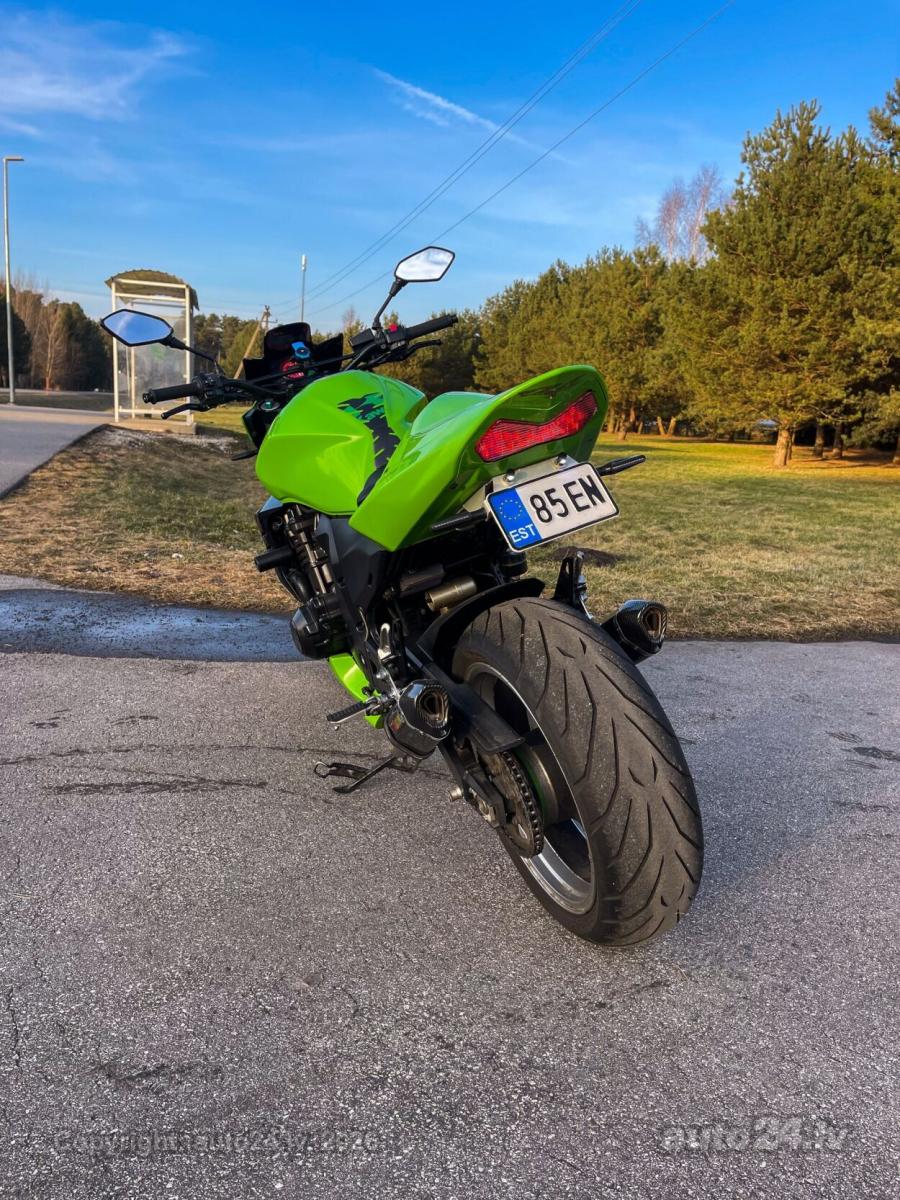 Green Kawasaki Z1000 2003 in Parnu, with an engine capacity of 0.95 L and mileage of 32 thousand km for 4500 €, photo 8 on AUTOMOTO.COM.LV