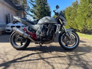 Pelēks Kawasaki Z1000 2003 Tallina, ar dzinēja tilpumu 0.95 L un nobraukumu 43 tūkst. km par 3900 €, foto  vietnē AUTOMOTO.COM.LV
