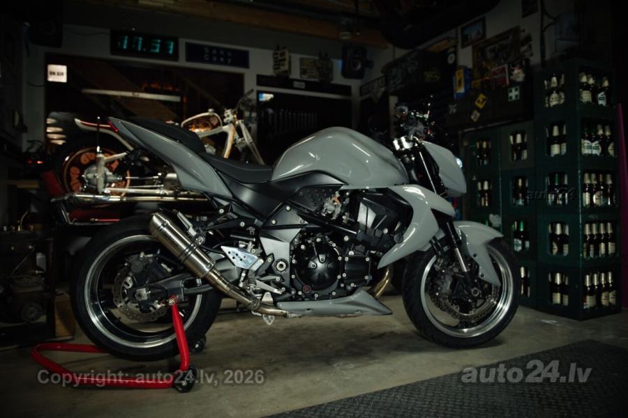 Grey Kawasaki Z1000 2009 in Tallinn, with an engine capacity of 0.95 L and mileage of 0 thousand km for 4999 €, photo 8 on AUTOMOTO.COM.LV
