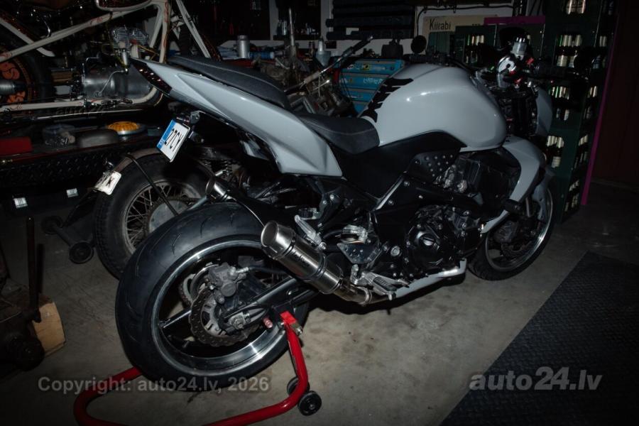 Grey Kawasaki Z1000 2009 in Tallinn, with an engine capacity of 0.95 L and mileage of 0 thousand km for 4999 €, photo 12 on AUTOMOTO.COM.LV