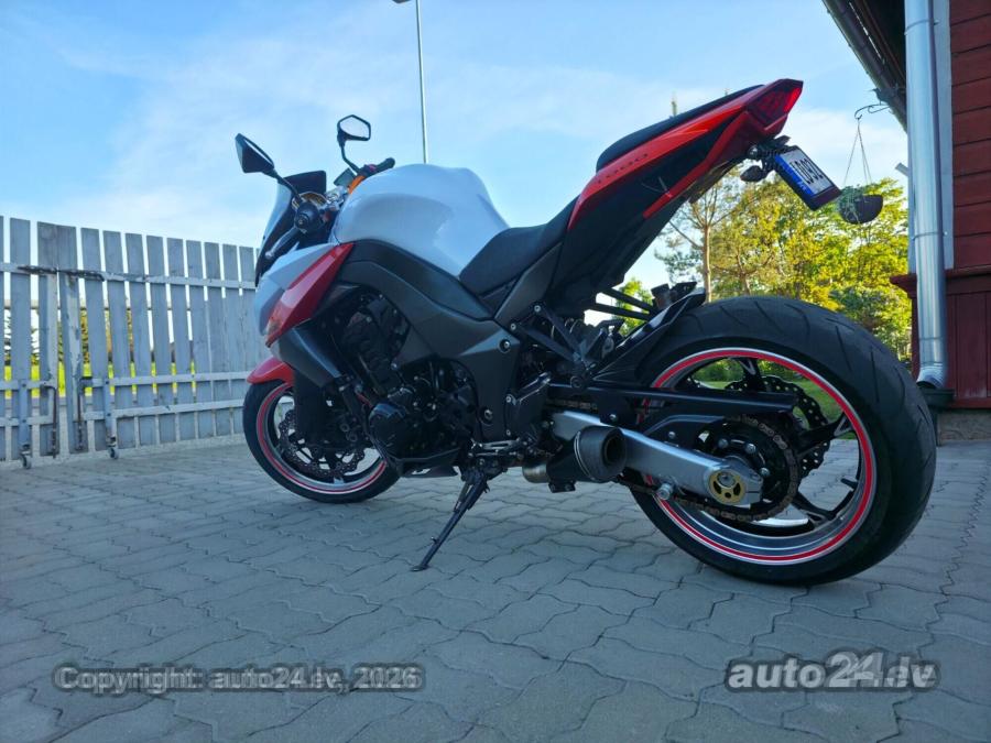 Grey Kawasaki Z1000 2010 in Paide, with an engine capacity of 1.04 L and mileage of 38 thousand km for 4800 €, photo 6 on AUTOMOTO.COM.LV