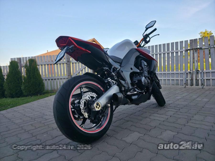 Grey Kawasaki Z1000 2010 in Paide, with an engine capacity of 1.04 L and mileage of 38 thousand km for 4800 €, photo 7 on AUTOMOTO.COM.LV