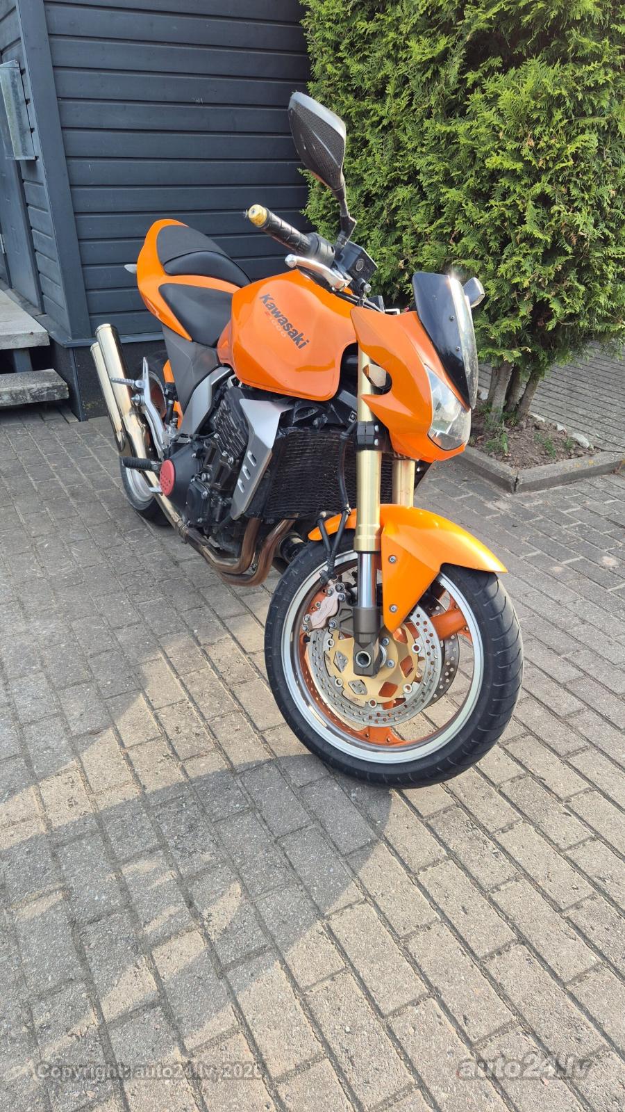 Kawasaki Z1000 2003 Tartu, ar dzinēja tilpumu 0.95 L un nobraukumu 34 tūkst. km par 4000 €, foto 1 vietnē AUTOMOTO.COM.LV