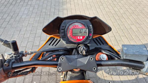 Kawasaki Z1000 2003 Tartu, ar dzinēja tilpumu 0.95 L un nobraukumu 34 tūkst. km par 4000 €, foto 3 vietnē AUTOMOTO.COM.LV