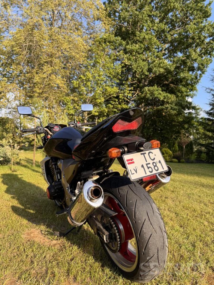 Kawasaki Z1000 2003 Rīga, ar dzinēja tilpumu 0.95 L un nobraukumu 0 tūkst. km par 2900 €, foto 4 vietnē AUTOMOTO.COM.LV
