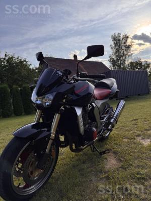 Kawasaki Z1000 2003 Rīga, ar dzinēja tilpumu 0.95 L un nobraukumu 0 tūkst. km par 2900 €, foto 9 vietnē AUTOMOTO.COM.LV