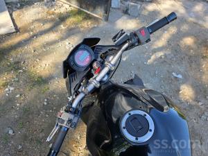 Kawasaki Z1000 2003 Krāslava, ar dzinēja tilpumu 1.00 L un nobraukumu 0 tūkst. km par 1750 €, foto 5 vietnē AUTOMOTO.COM.LV