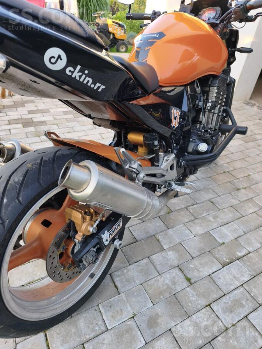 Kawasaki Z1000 2003 in Riga, with an engine capacity of 1.00 L and mileage of 0 thousand km for 2800 €, photo 1 on AUTOMOTO.COM.LV