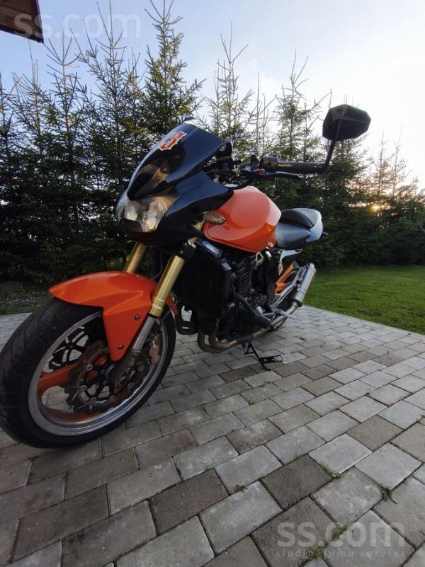 Kawasaki Z1000 2003 in Riga, with an engine capacity of 1.00 L and mileage of 0 thousand km for 2800 €, photo 2 on AUTOMOTO.COM.LV