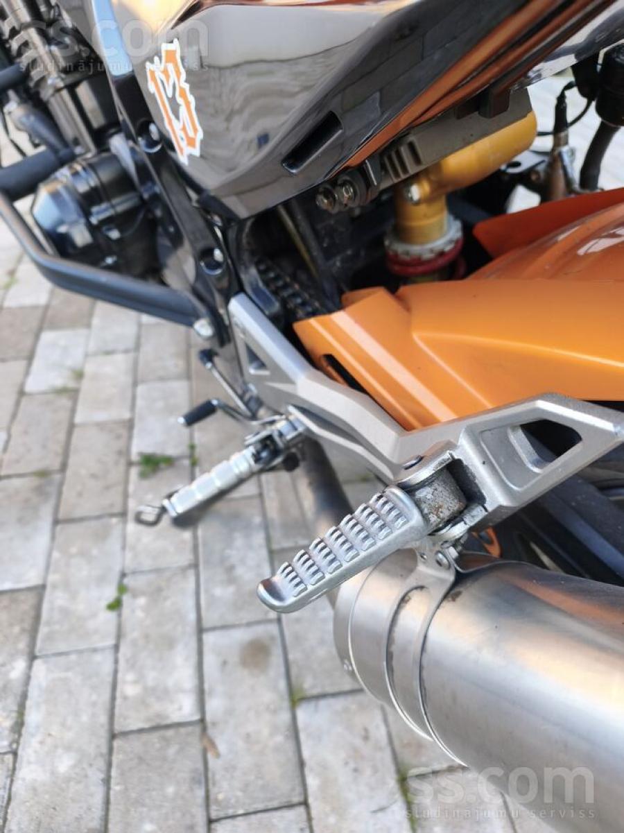 Kawasaki Z1000 2003 in Riga, with an engine capacity of 1.00 L and mileage of 0 thousand km for 2800 €, photo 9 on AUTOMOTO.COM.LV