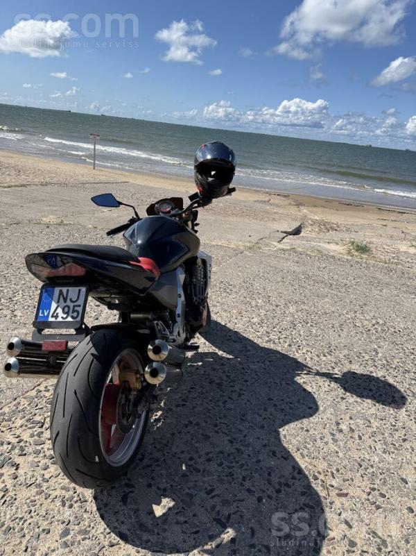 Kawasaki Z1000 2003 in Liepaja, with an engine capacity of 0.95 L and mileage of 0 thousand km for 2700 €, photo 7 on AUTOMOTO.COM.LV
