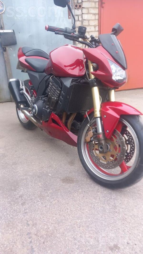 Kawasaki Z1000 2003 in Liepaja, with an engine capacity of 1.00 L and mileage of 0 thousand km for 3000 €, photo 1 on AUTOMOTO.COM.LV